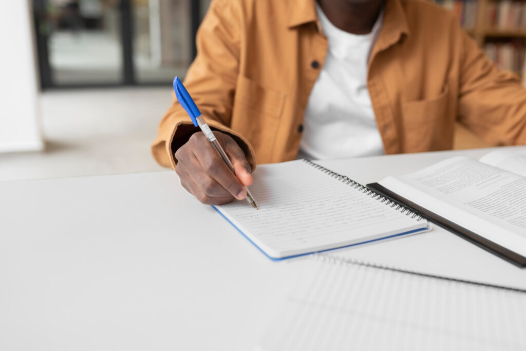 7 conseils pour bien démarrer la rédaction de votre mémoire - Aide à la ...